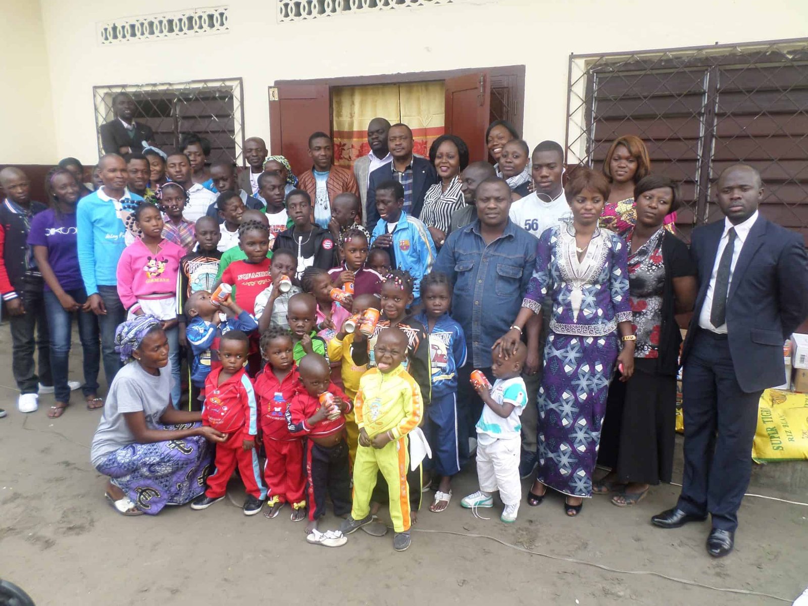 Brazzaville: l’Assoc remet un don alimentaire à l’orphelinat Sainte ...